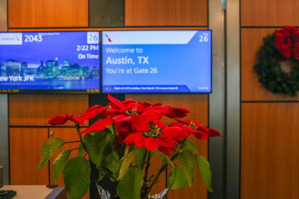 Flying on Christmas Day - The Pros and Cons to Air Travel on December ...