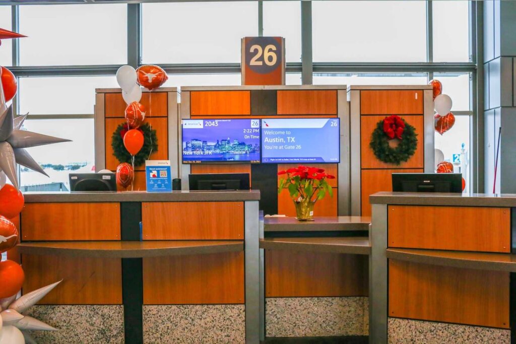Flying on Christmas Day - The Pros and Cons to Air Travel on December ...