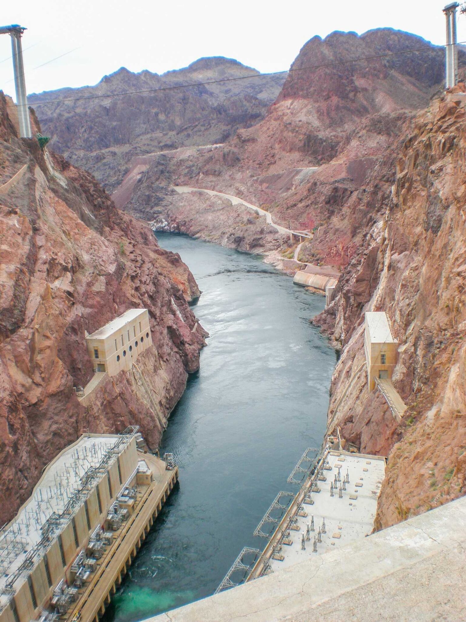 Guide to Visiting Hoover Dam on the Border of Nevada and Arizona ...