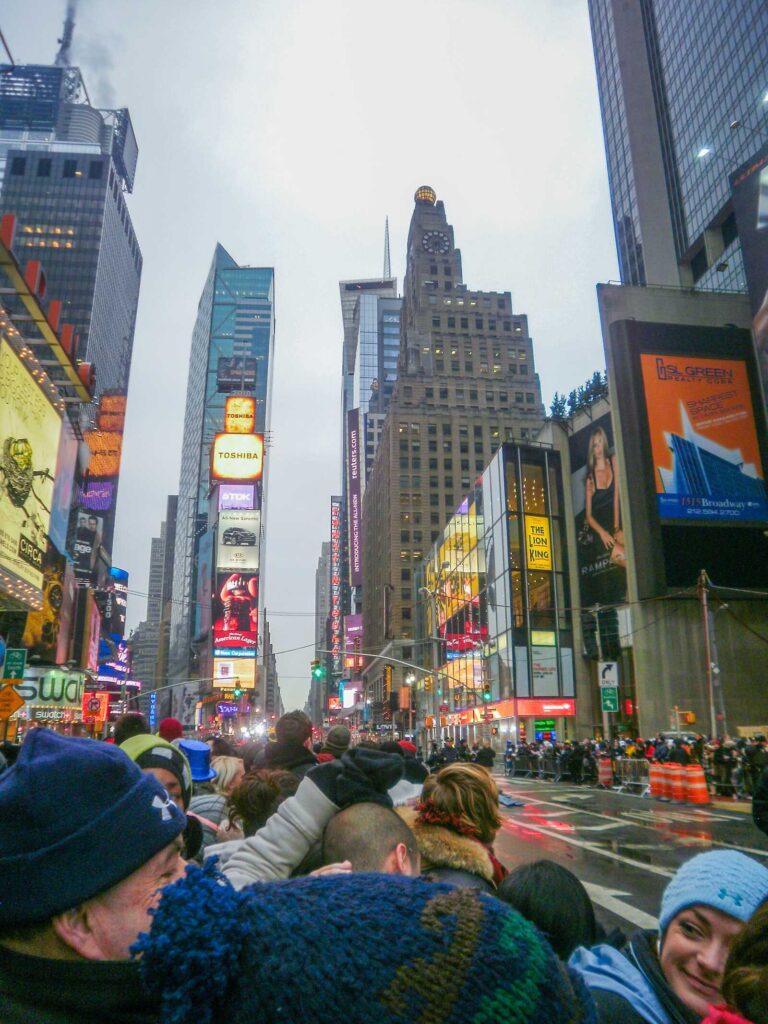 How to Watch the Ball Drop in Person from Times Square on New Year’s ...